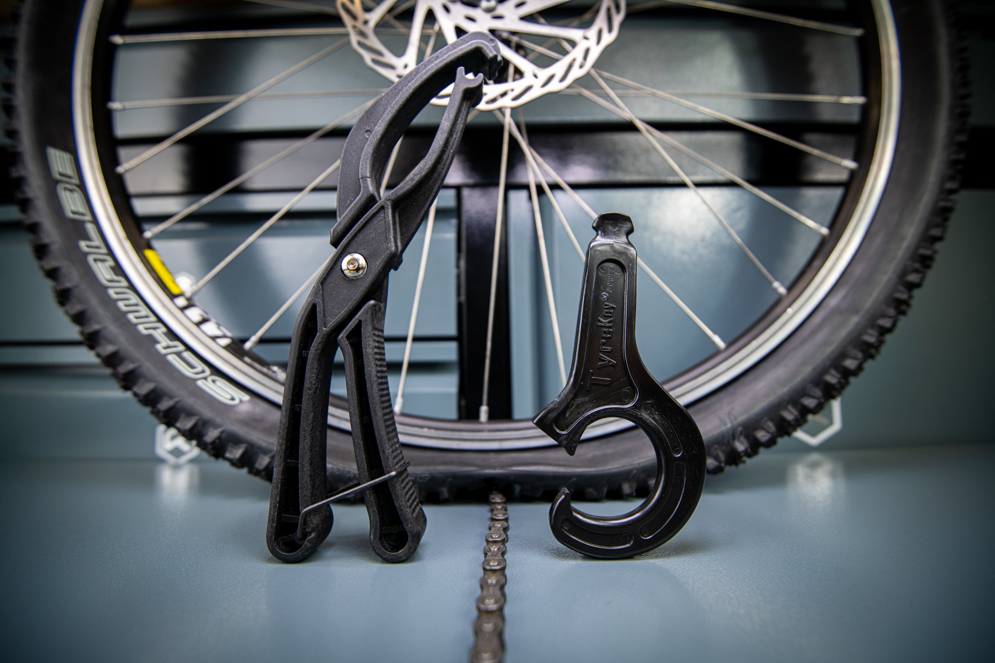 Tyre Pliers VS Tyre Key – Rehook